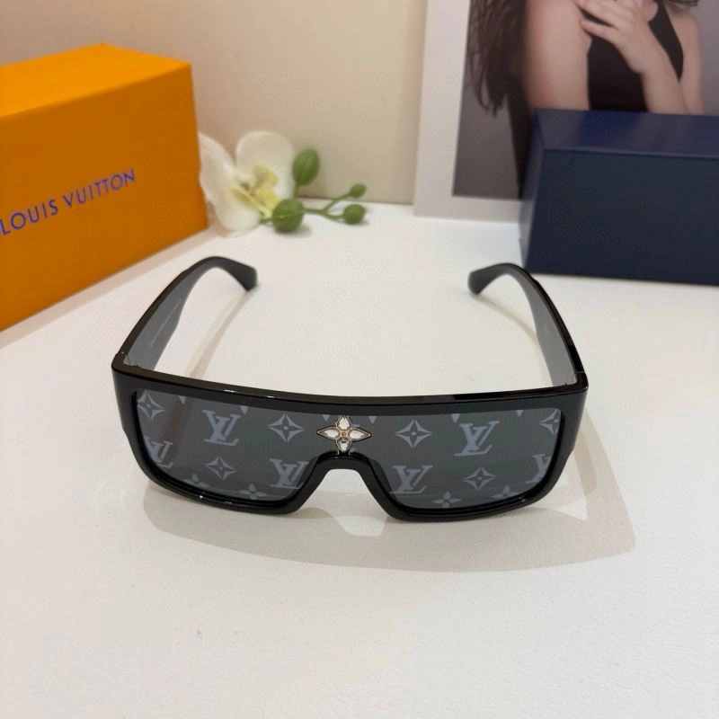 Precise copy Louis Vuitton Sunglasses
