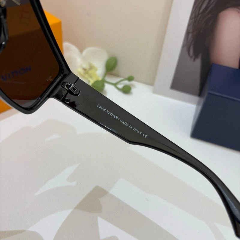 Precise copy Louis Vuitton Sunglasses