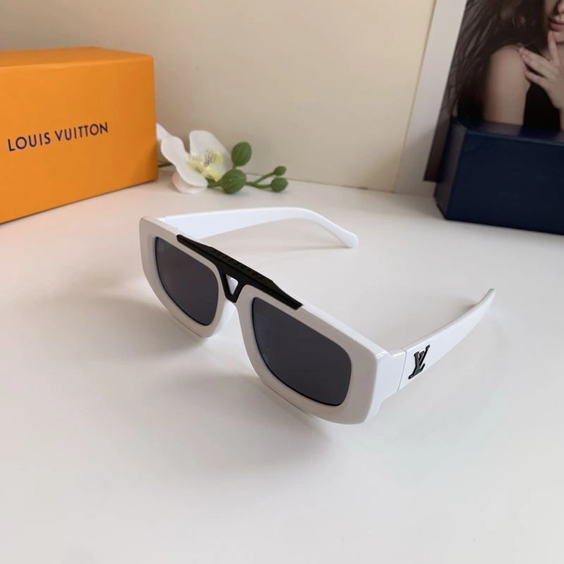 Low-cost Louis Vuitton Sunglasses