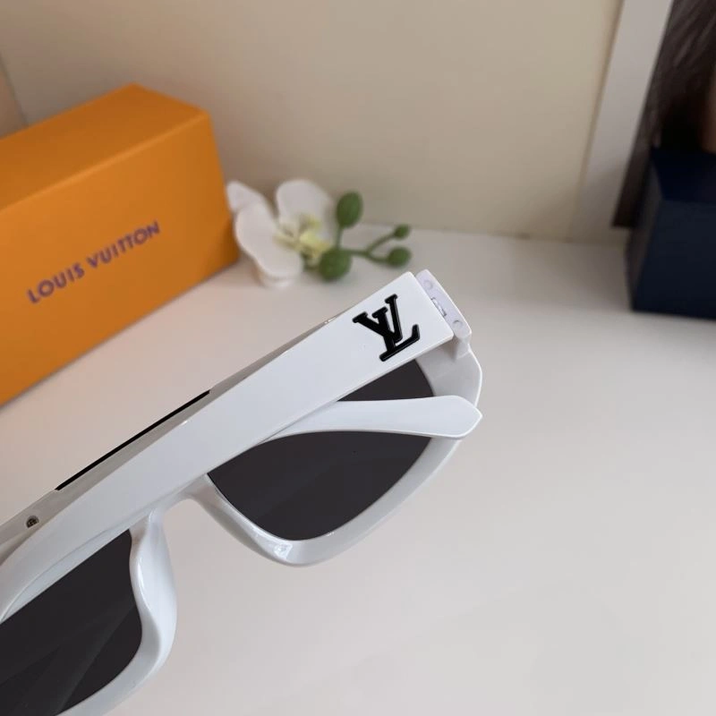Low-cost Louis Vuitton Sunglasses