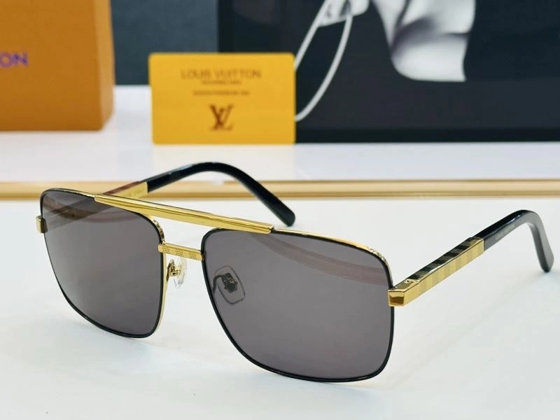 Accurate model Louis Vuitton Sunglasses
