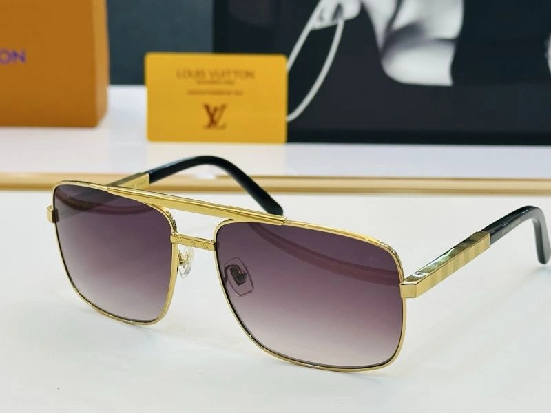 Accurate model Louis Vuitton Sunglasses