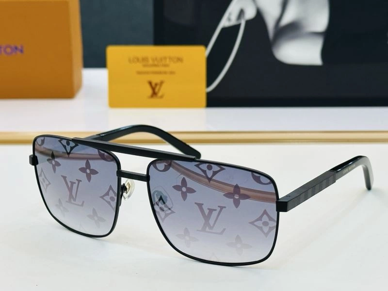 Accurate model Louis Vuitton Sunglasses