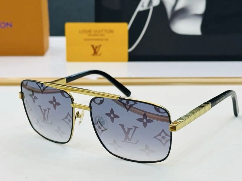 Accurate model Louis Vuitton Sunglasses