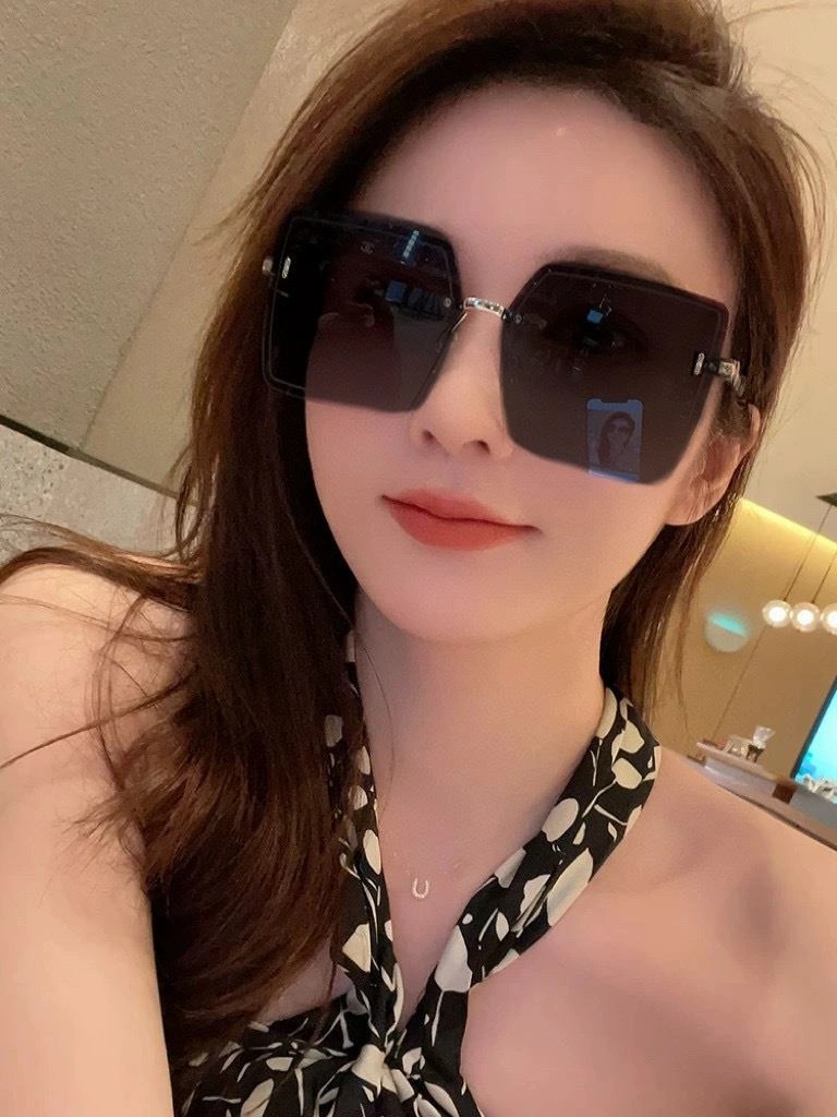 Brand-authenticated Louis Vuitton Sunglasses
