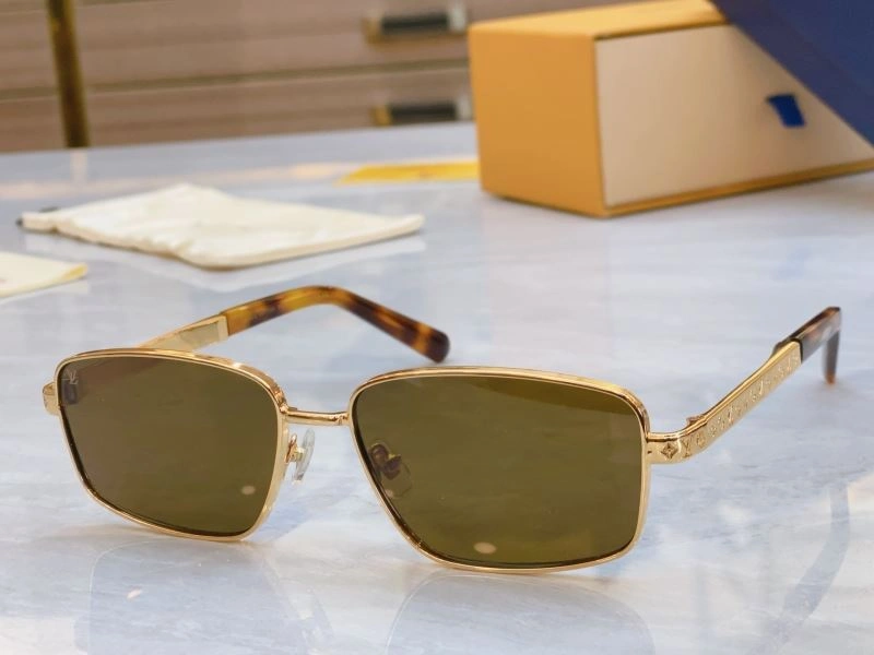 Accurate model Louis Vuitton Sunglasses
