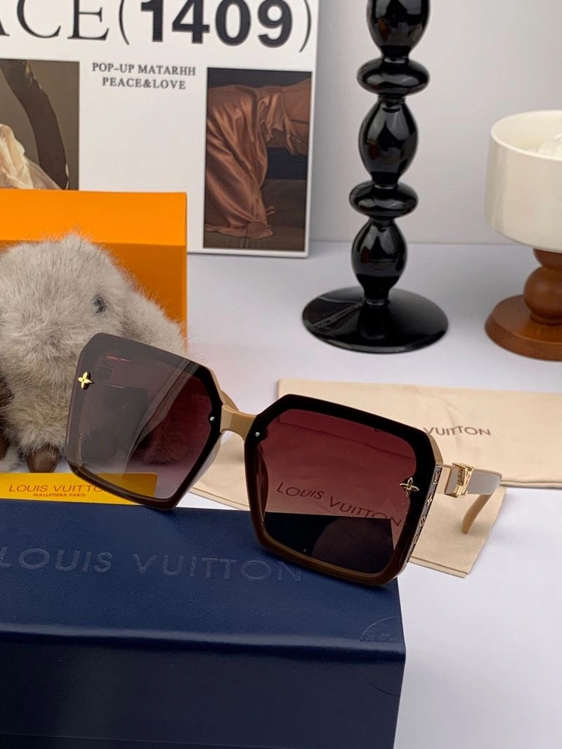 Exact replica Louis Vuitton Sunglasses