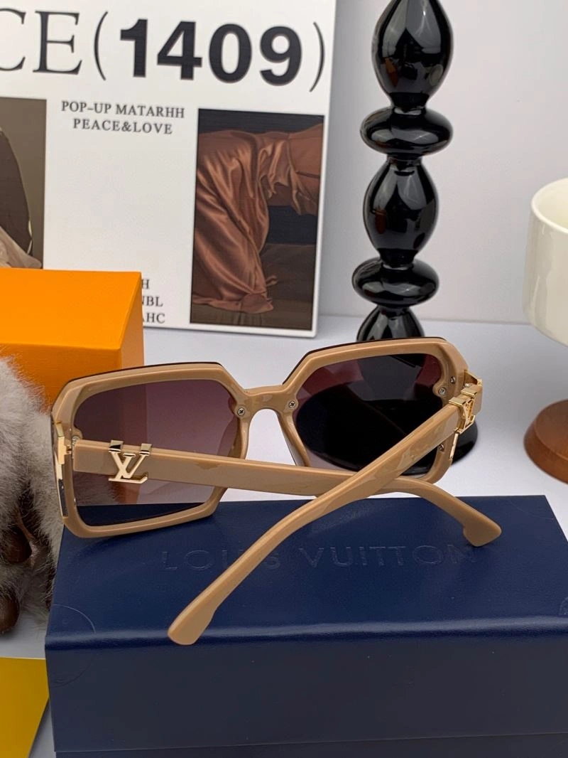 Exact replica Louis Vuitton Sunglasses