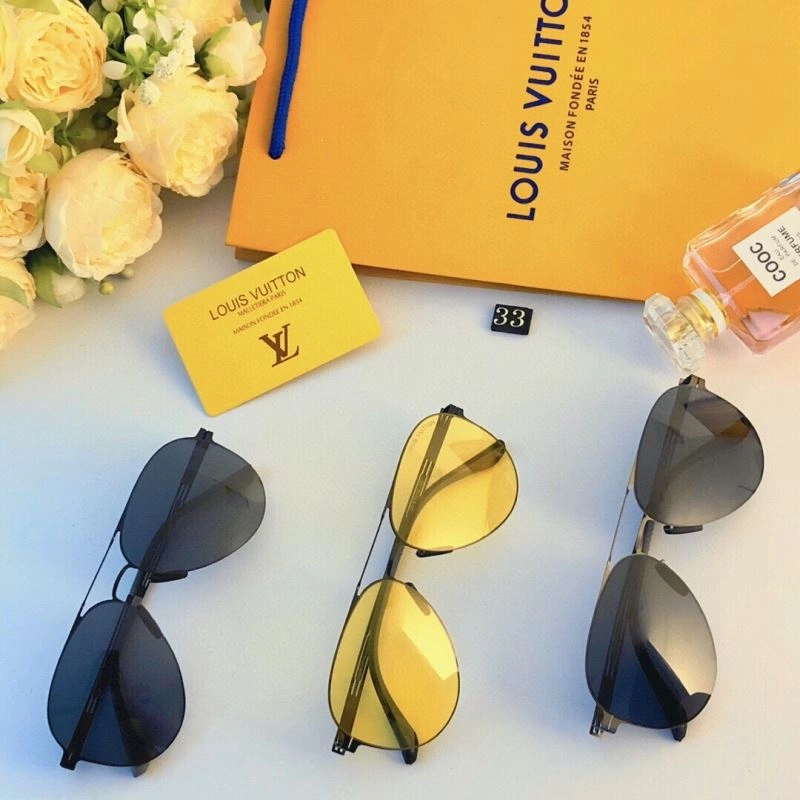 Accurate model Louis Vuitton Sunglasses
