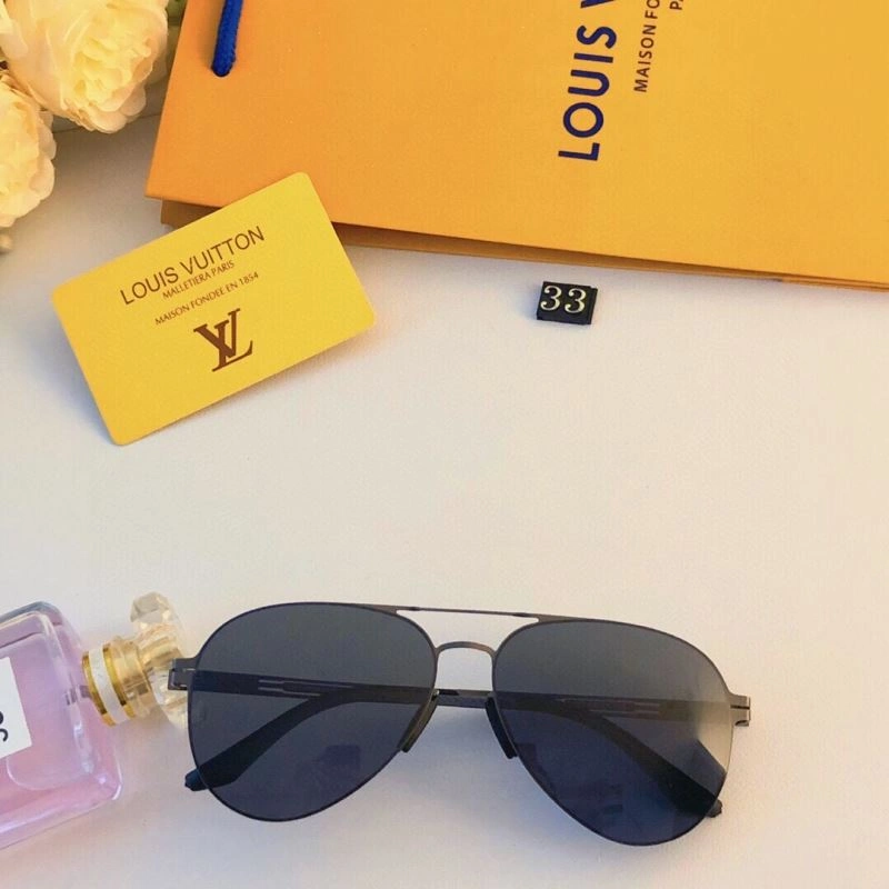 Accurate model Louis Vuitton Sunglasses