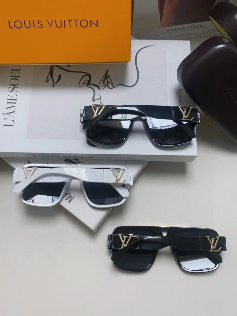 Accurate model Louis Vuitton Sunglasses