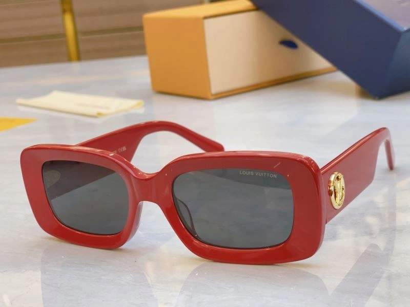 Accurate model Louis Vuitton Sunglasses