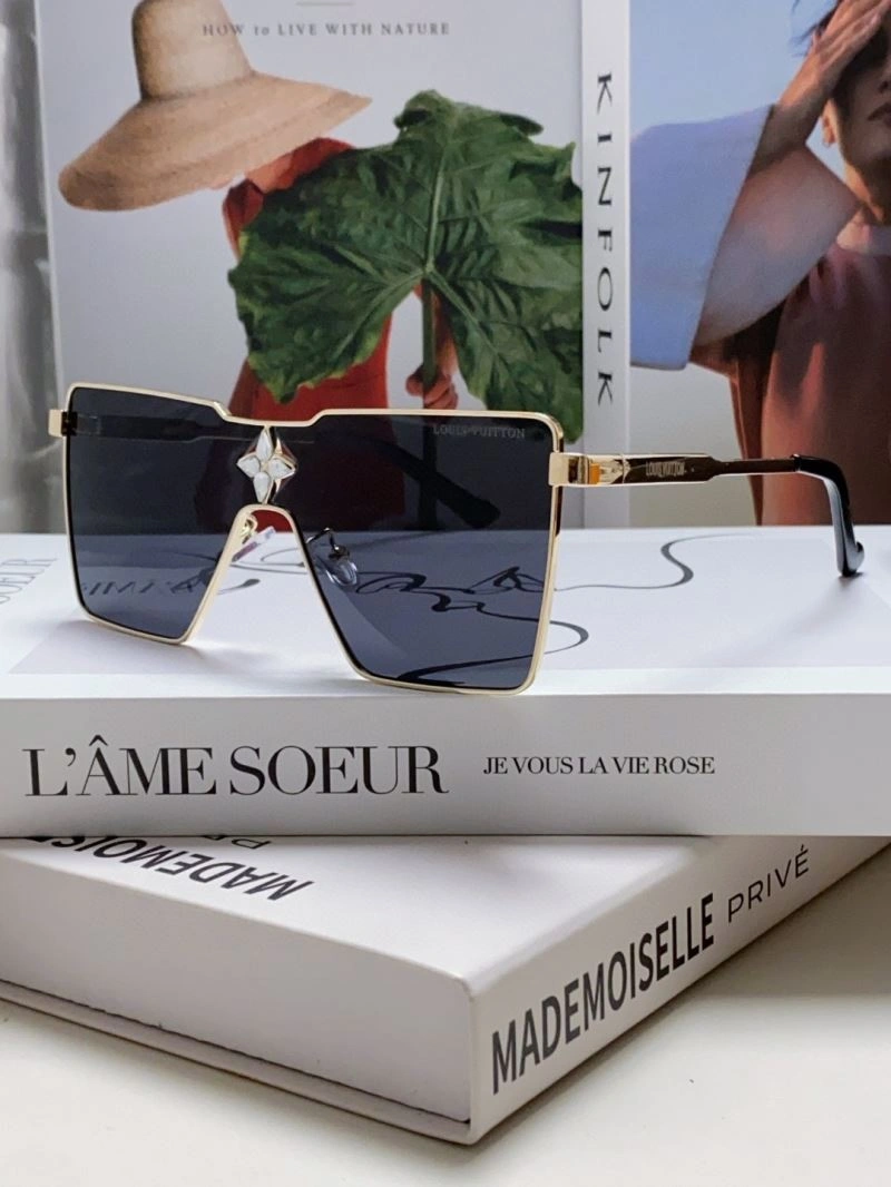 Exact replica Louis Vuitton Sunglasses