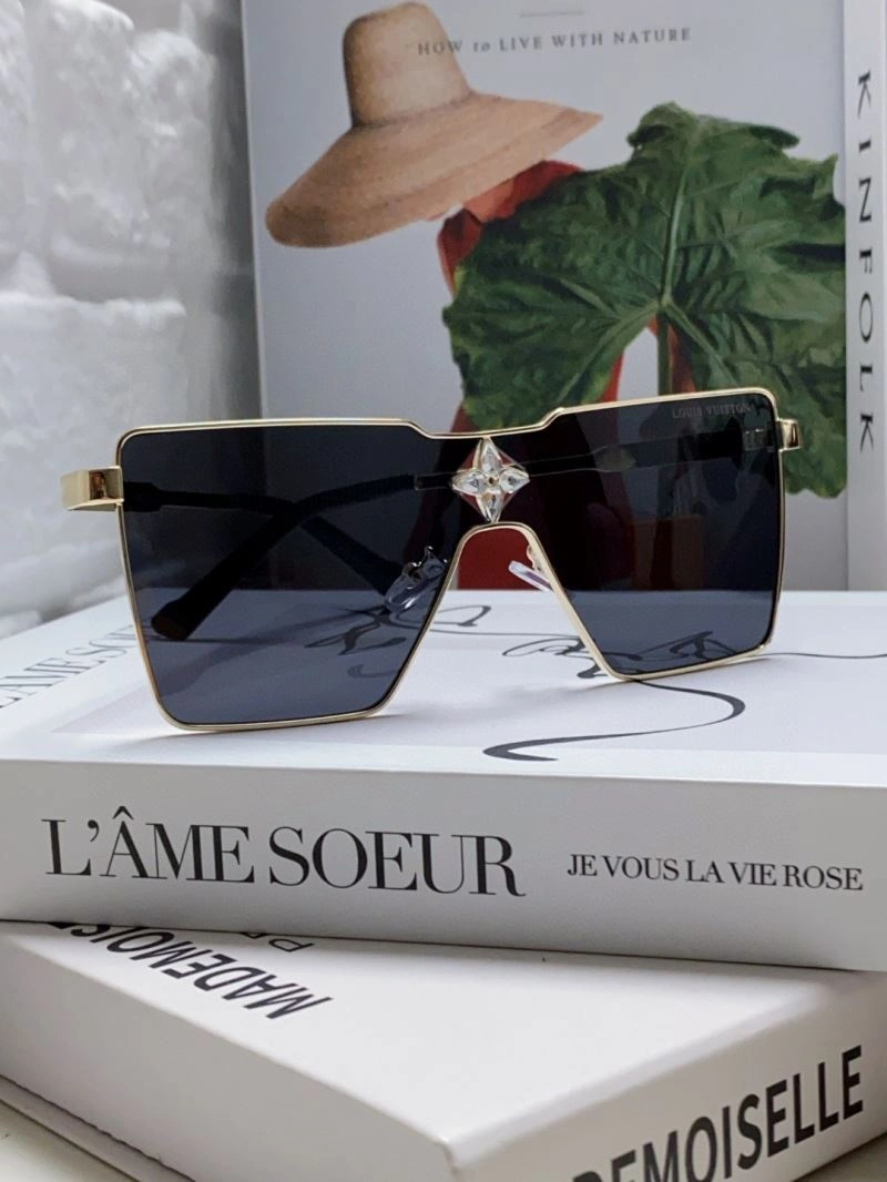 Exact replica Louis Vuitton Sunglasses