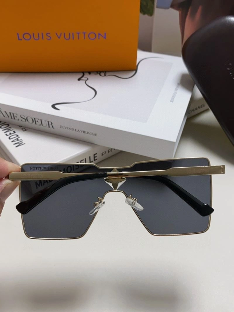 Exact replica Louis Vuitton Sunglasses