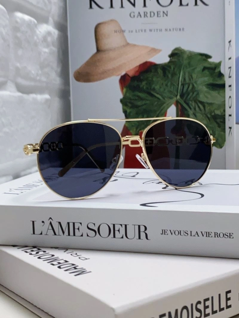 Exact replica Louis Vuitton Sunglasses