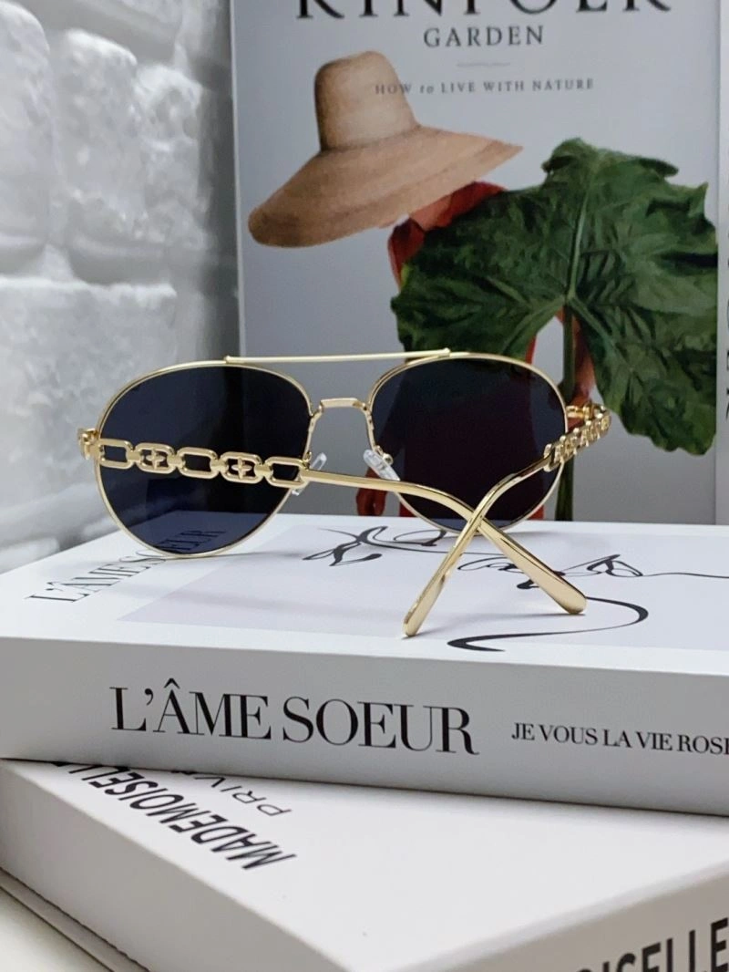 Exact replica Louis Vuitton Sunglasses
