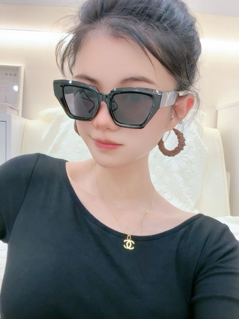 Accurate model Louis Vuitton Sunglasses