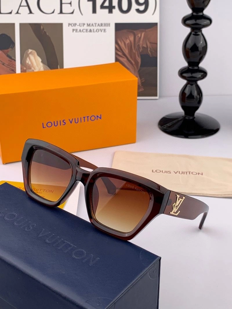 Accurate model Louis Vuitton Sunglasses