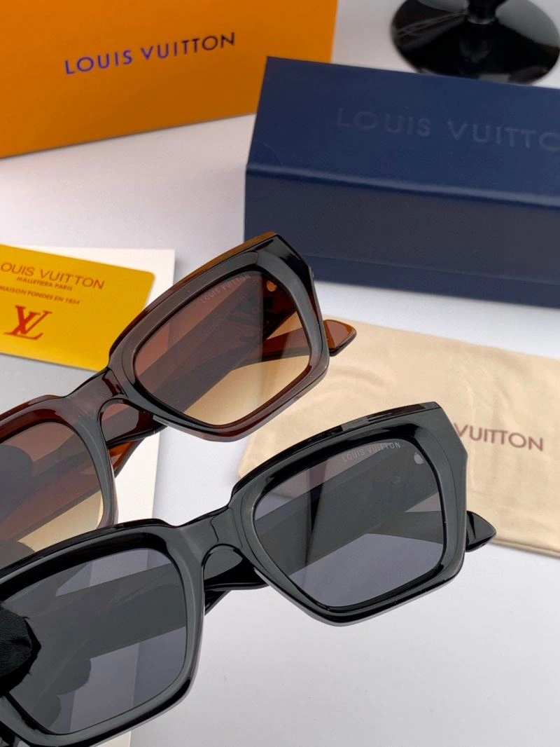 Accurate model Louis Vuitton Sunglasses