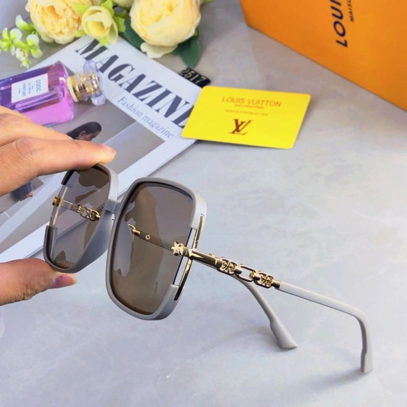 Accurate model Louis Vuitton Sunglasses