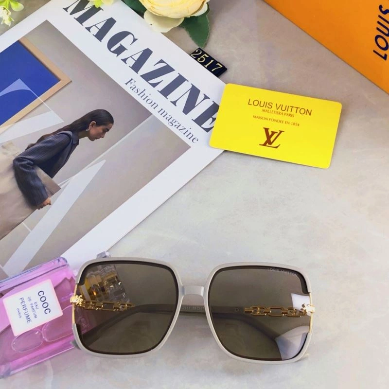 Accurate model Louis Vuitton Sunglasses