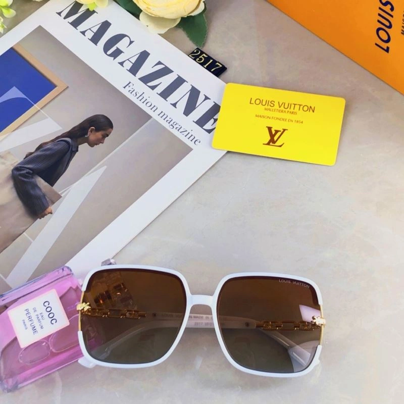Accurate model Louis Vuitton Sunglasses