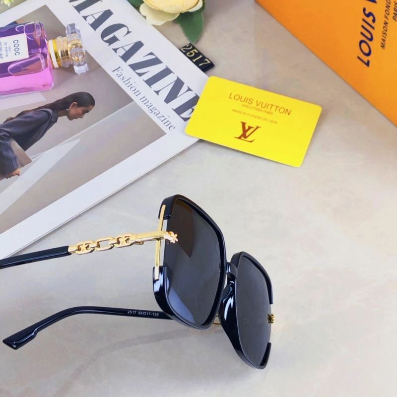 Accurate model Louis Vuitton Sunglasses