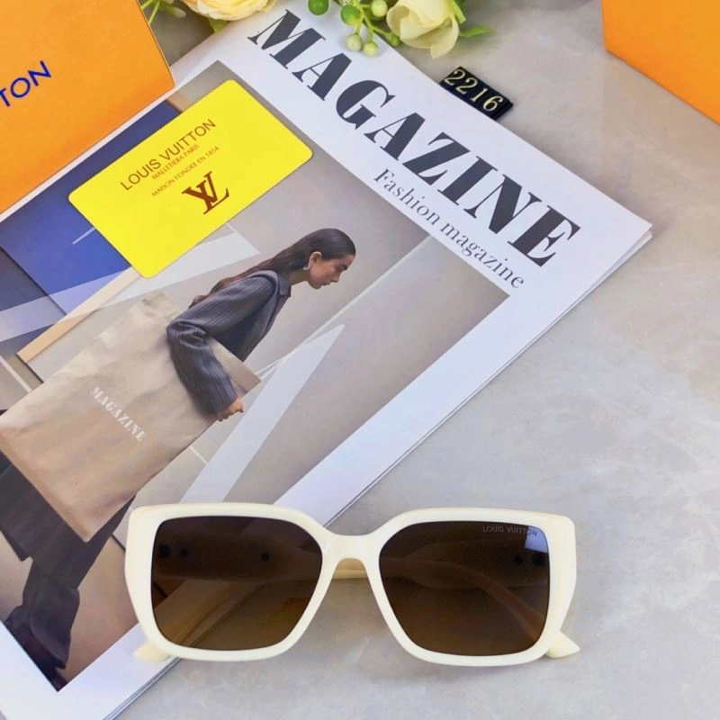 Accurate model Louis Vuitton Sunglasses