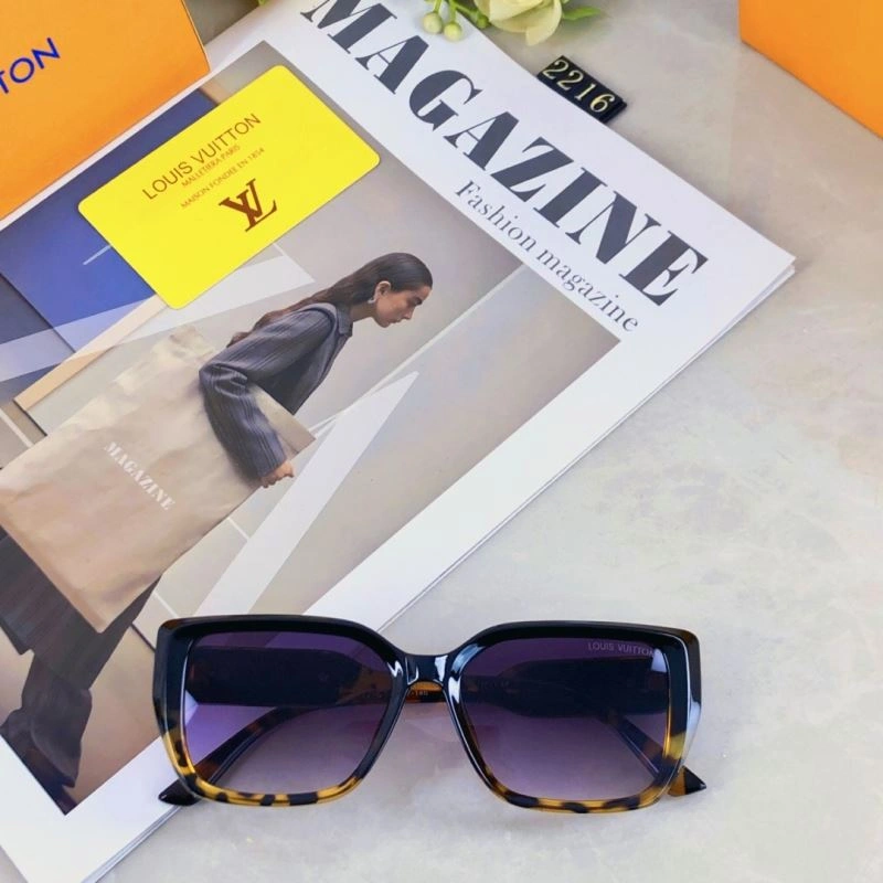 Accurate model Louis Vuitton Sunglasses