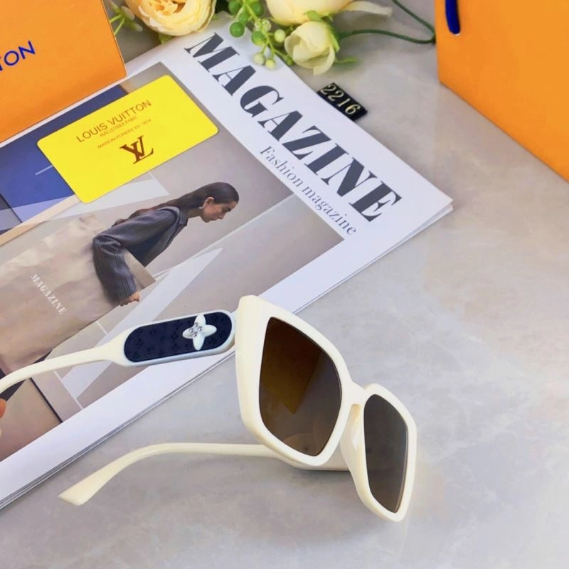 Accurate model Louis Vuitton Sunglasses