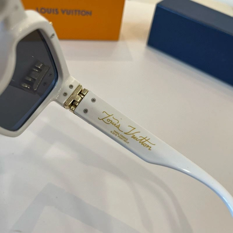 Low-cost Louis Vuitton Sunglasses