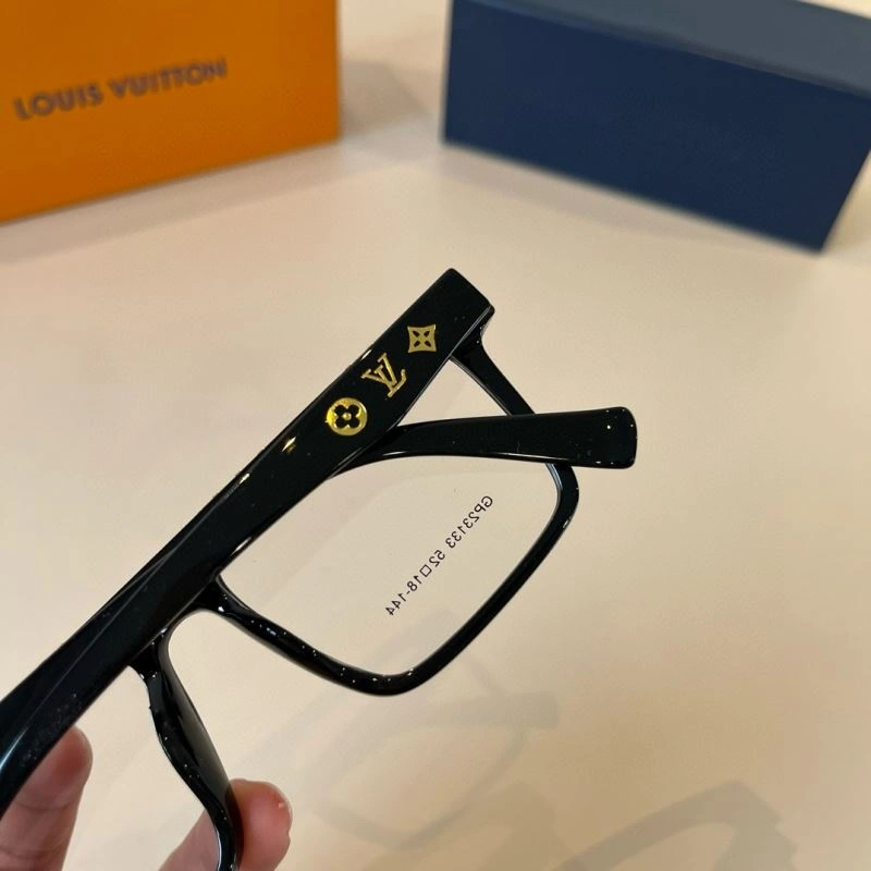 Accurate model Louis Vuitton Sunglasses