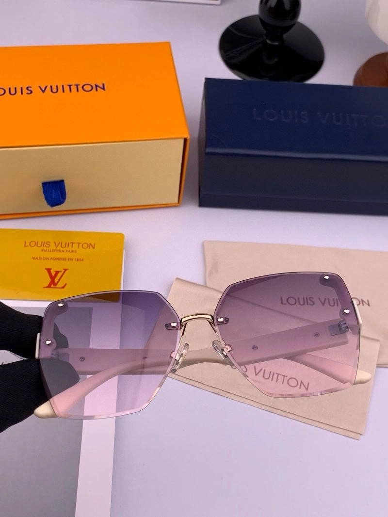 Exact replica Louis Vuitton Sunglasses