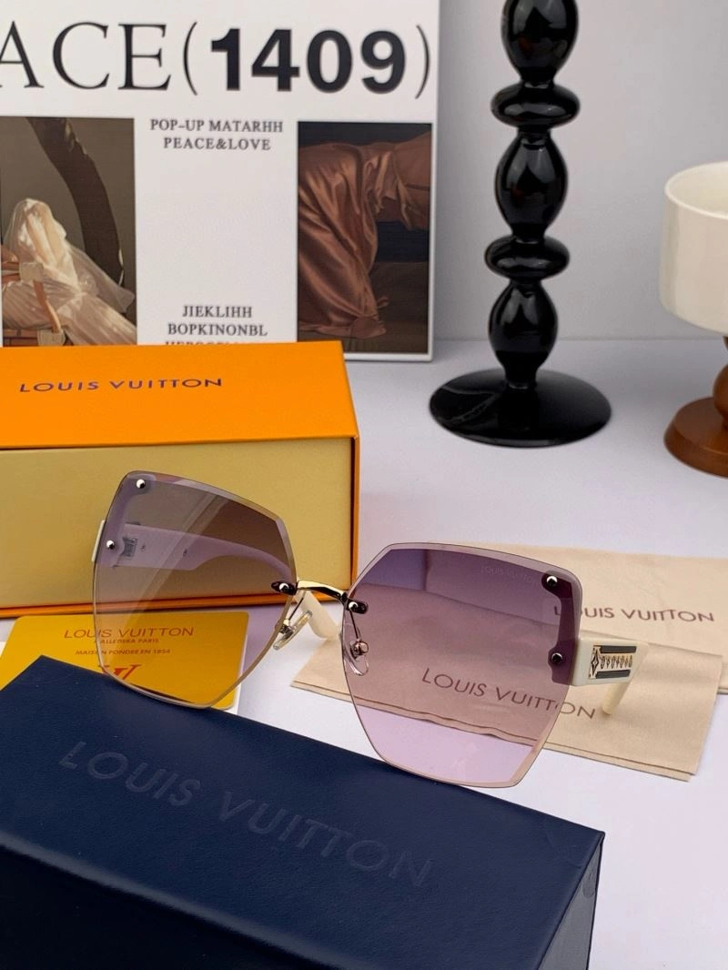 Exact replica Louis Vuitton Sunglasses