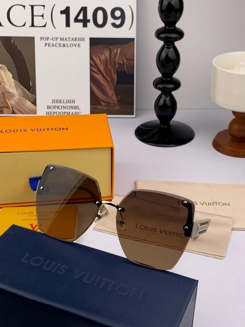 Exact replica Louis Vuitton Sunglasses