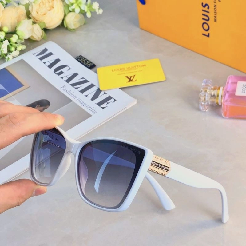 Accurate model Louis Vuitton Sunglasses