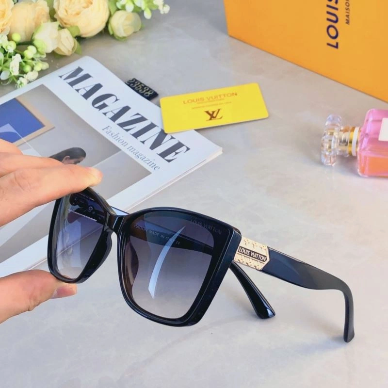 Accurate model Louis Vuitton Sunglasses