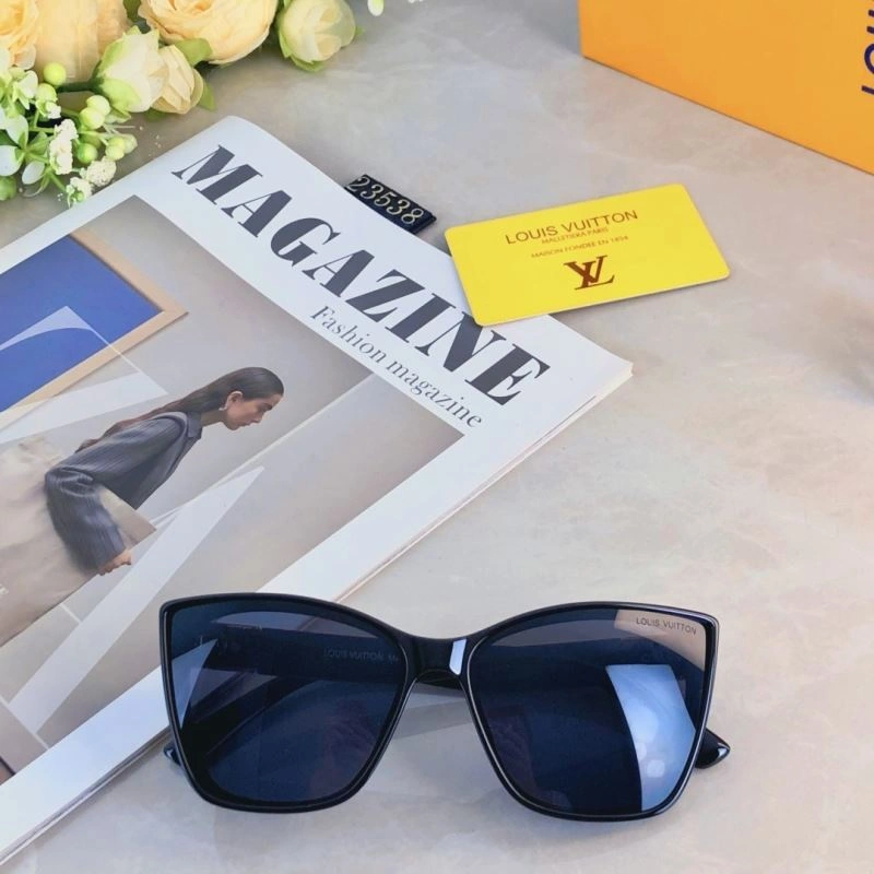 Accurate model Louis Vuitton Sunglasses