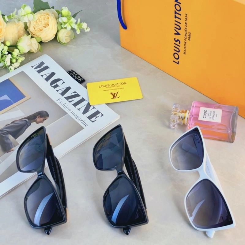 Accurate model Louis Vuitton Sunglasses