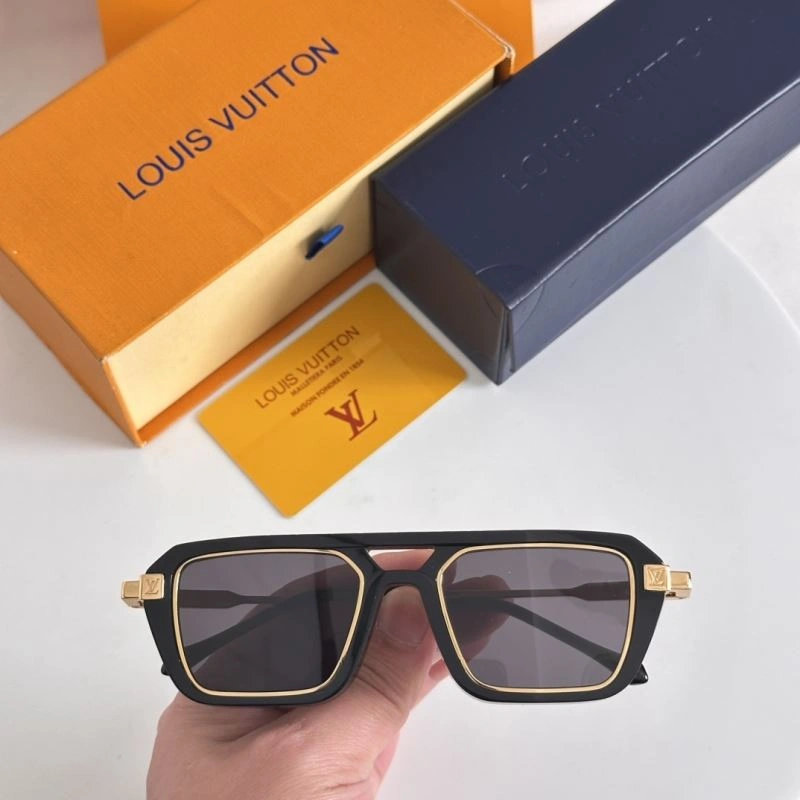 Accurate model Louis Vuitton Sunglasses