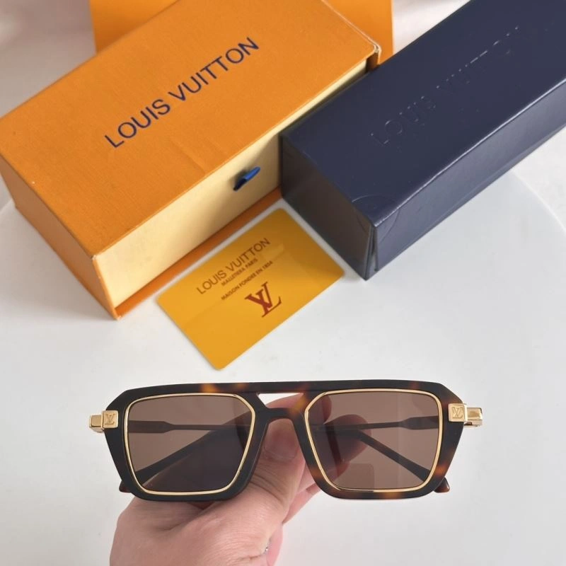 Accurate model Louis Vuitton Sunglasses