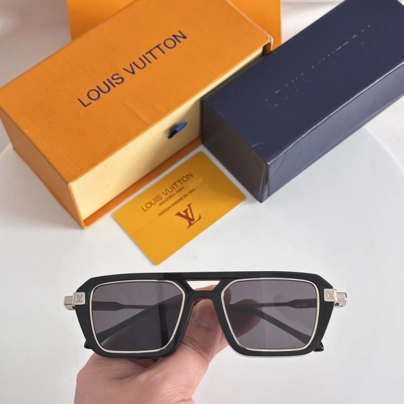 Accurate model Louis Vuitton Sunglasses