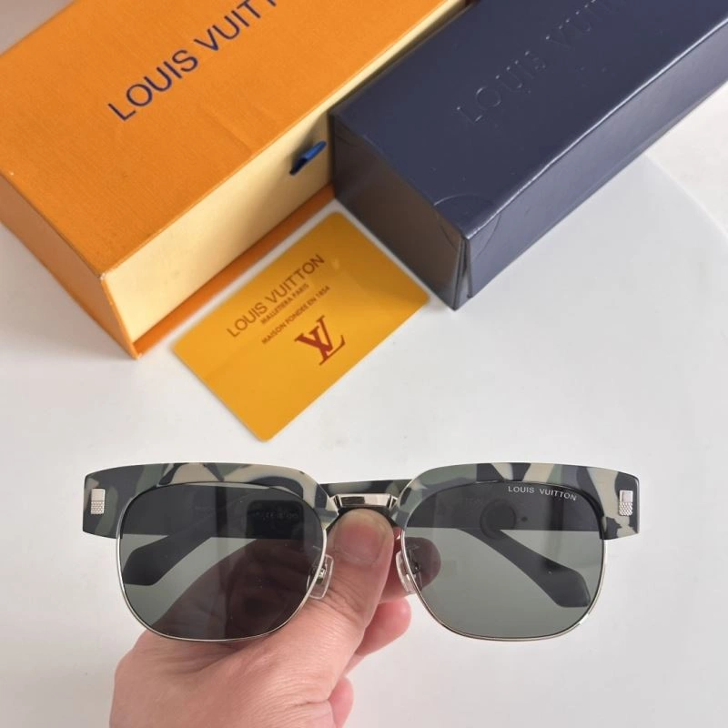 Accurate model Louis Vuitton Sunglasses
