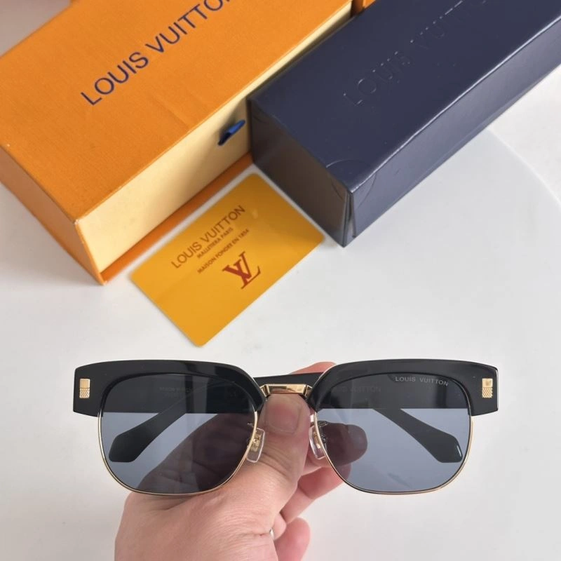 Accurate model Louis Vuitton Sunglasses
