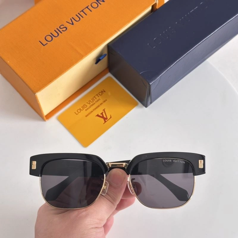 Accurate model Louis Vuitton Sunglasses