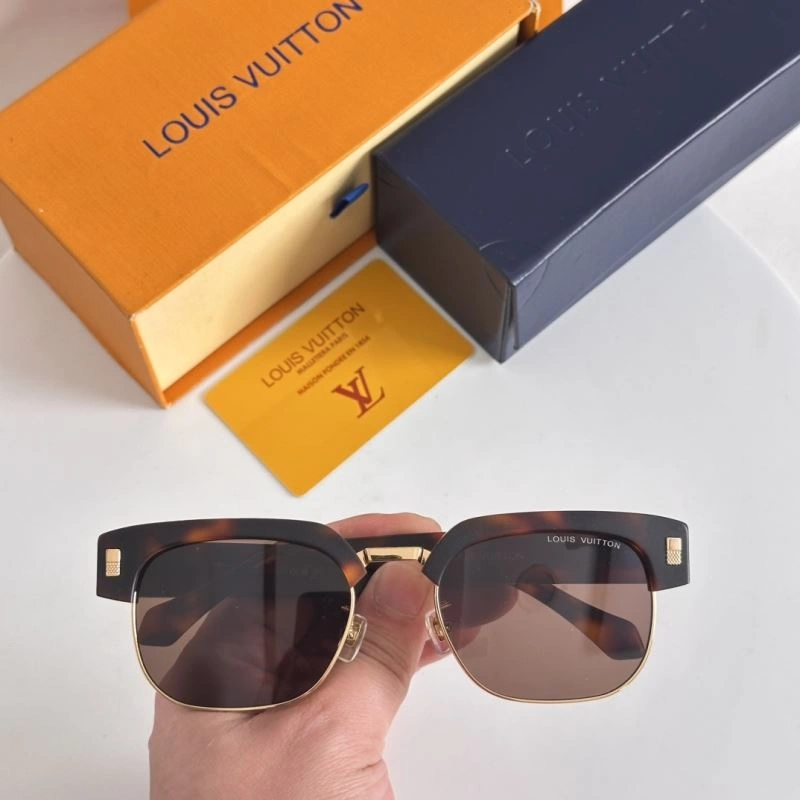Accurate model Louis Vuitton Sunglasses