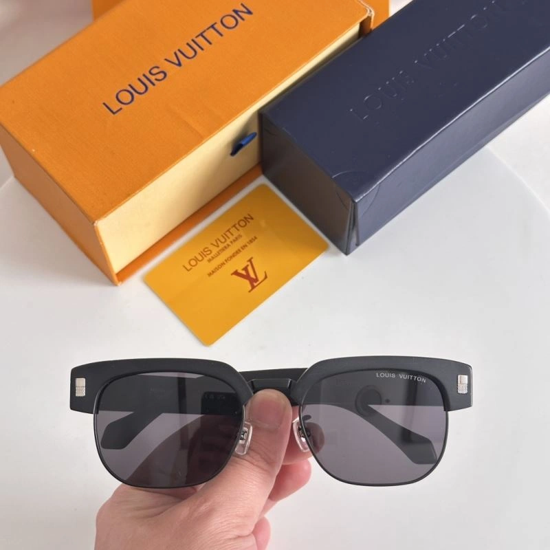 Accurate model Louis Vuitton Sunglasses