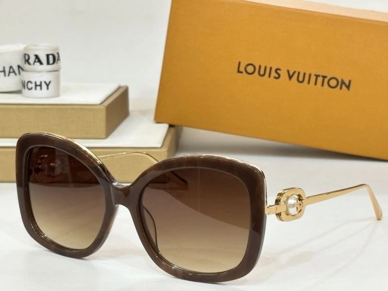Exact replica Louis Vuitton Sunglasses