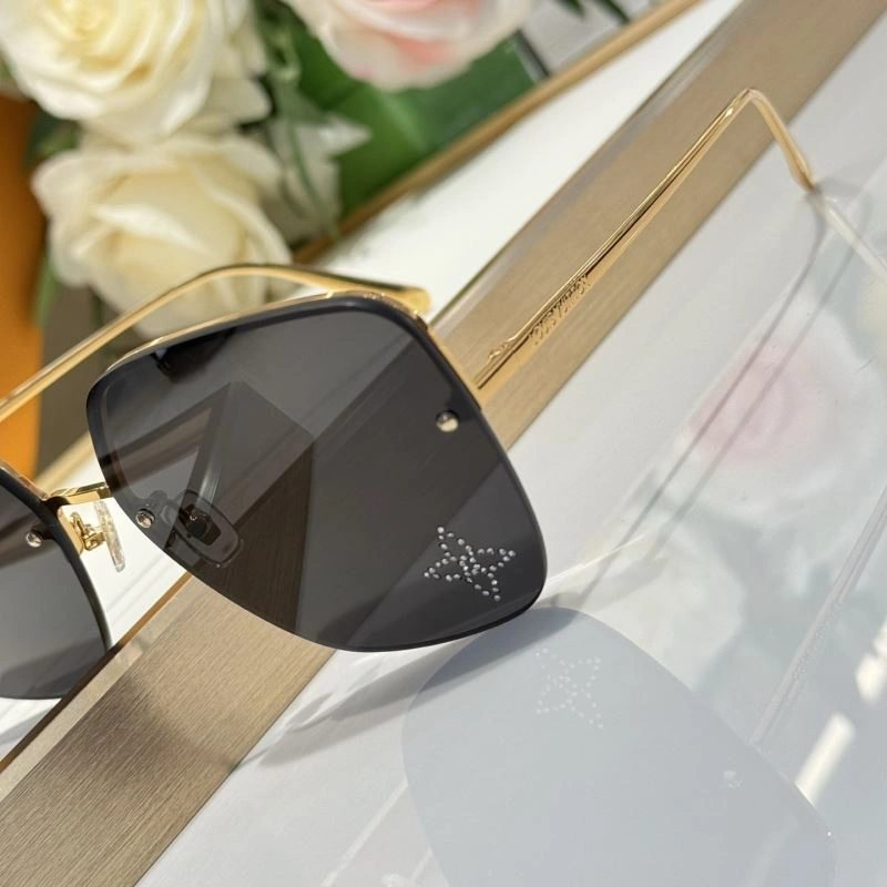 Exact replica Louis Vuitton Sunglasses